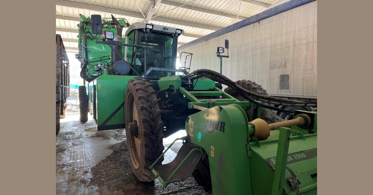 AVR Mistral self driven potato harvester • Duijndam Machines