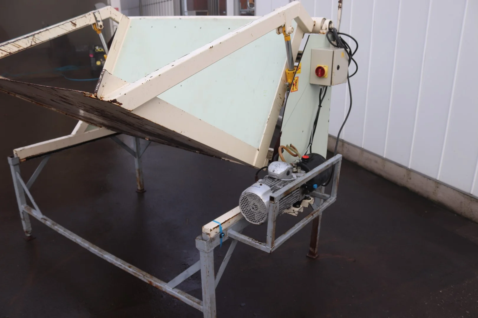 AWB Box tipper 160 cm • Duijndam Machines