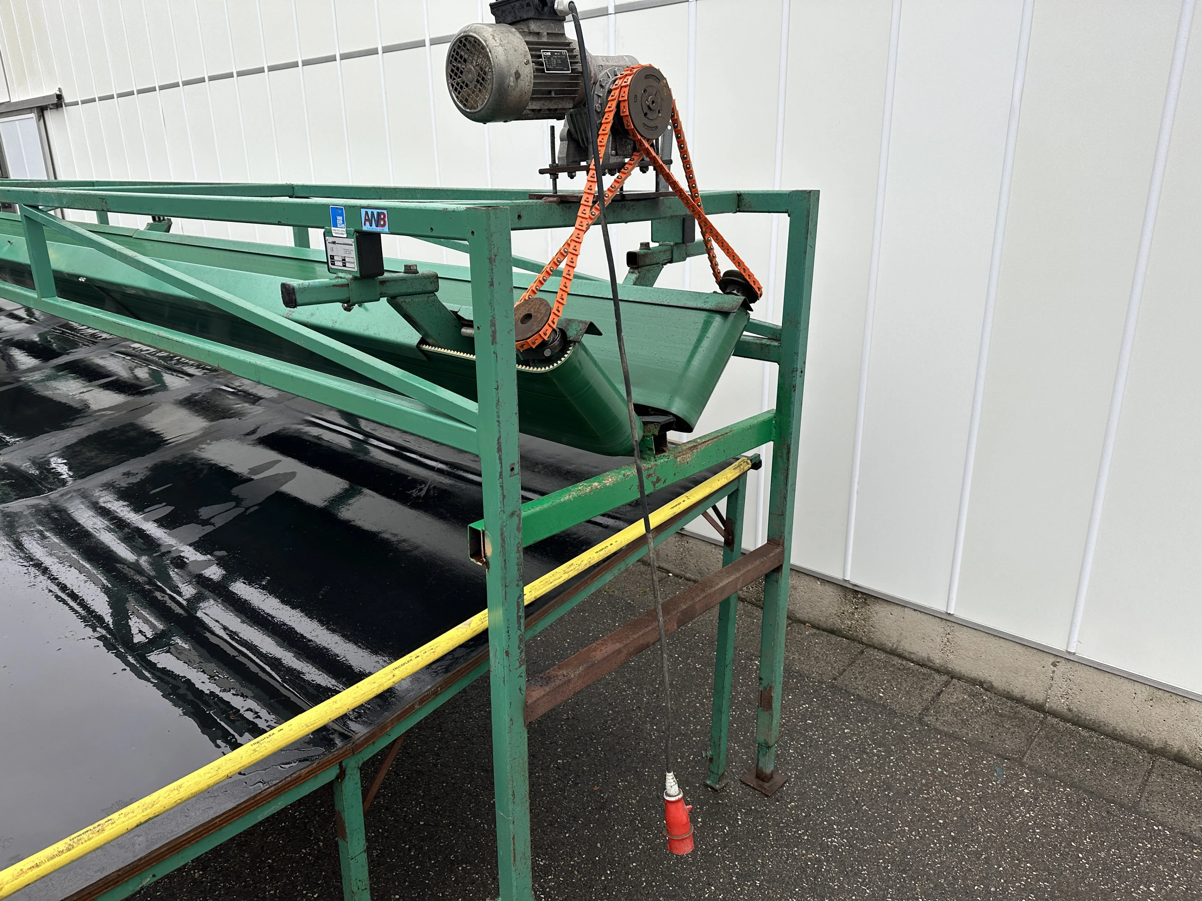 AWB KS4 sorteermachine voor kool en pompoenen met 2 wijkende banden ...