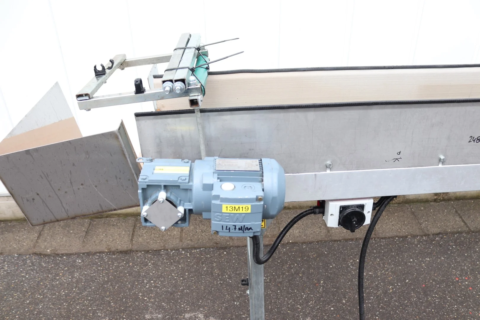 Aweta conveyor 140 x 25 cm • Duijndam Machines