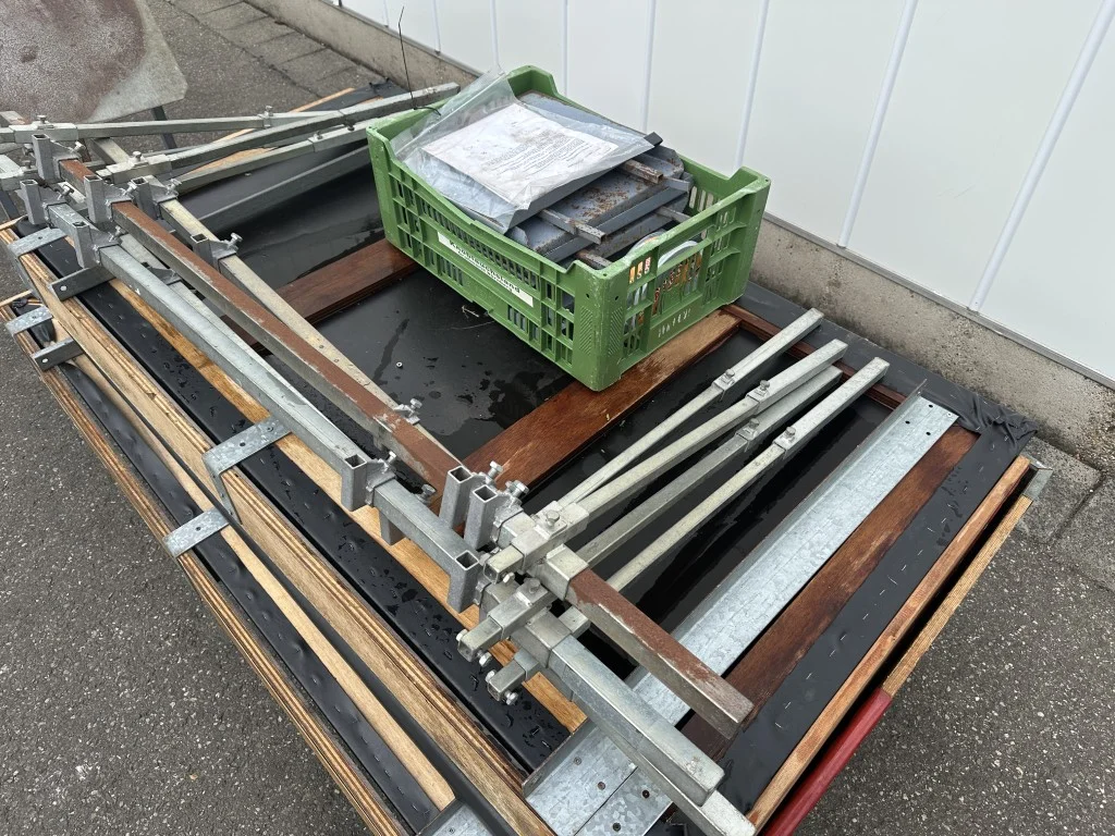 Aweta E8 cucumber sorting machine with feeding conveyor • Duijndam Machines