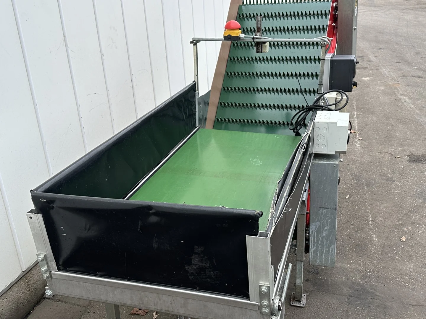 Aweta elevator elevator incline conveyor with rubber fingers and hopper ...