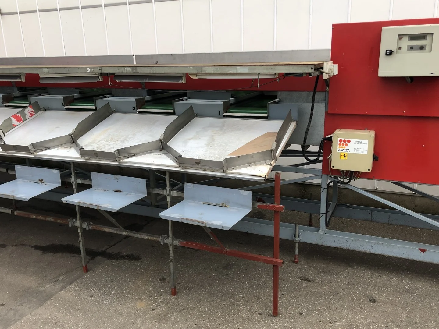 Aweta G2-6 weight sorting machine for peppers • Duijndam Machines