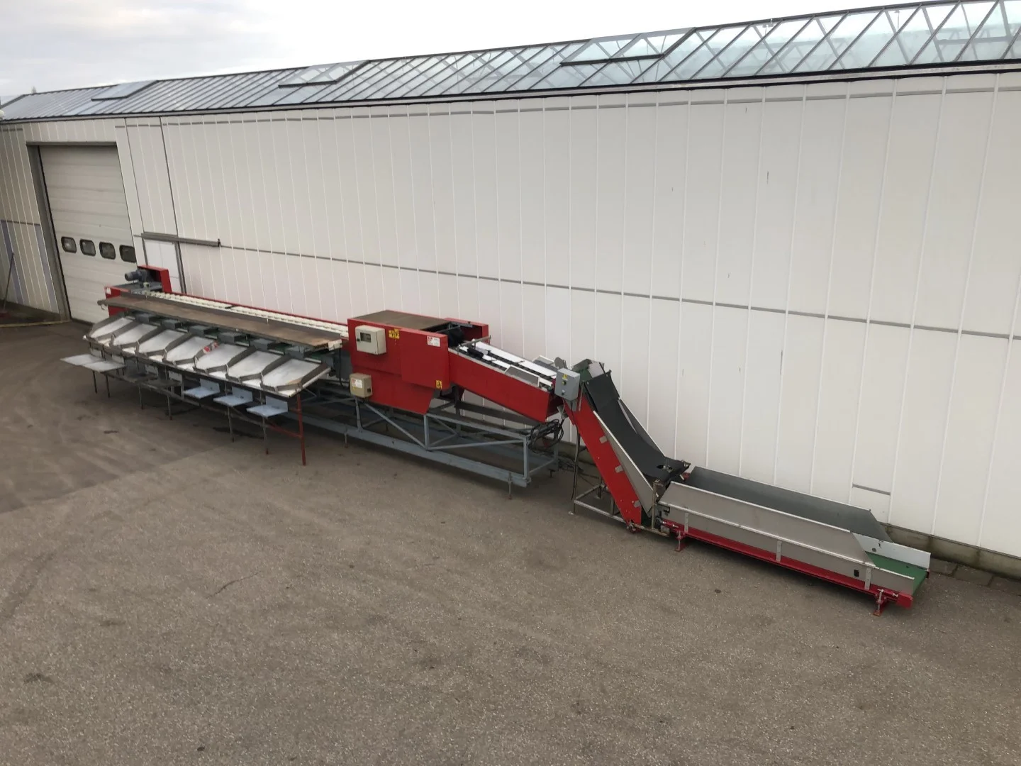 Aweta G2-6 weight sorting machine for peppers • Duijndam Machines