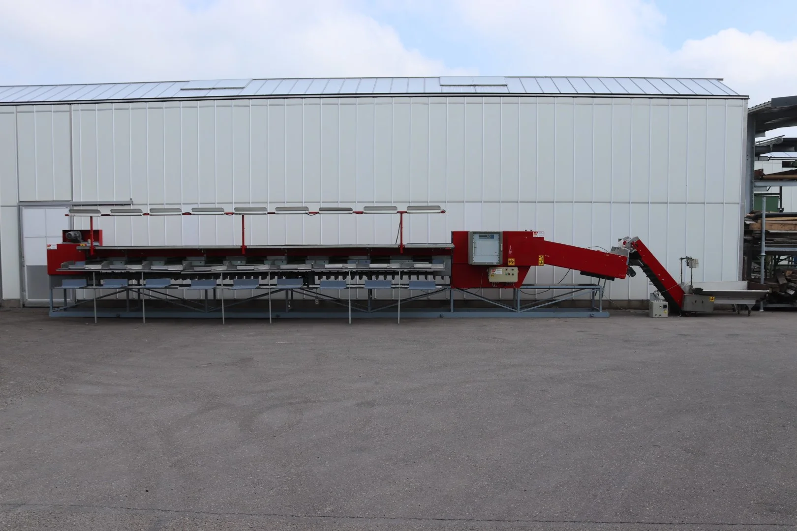 Aweta G2-8 weight sorting machine for peppers • Duijndam Machines