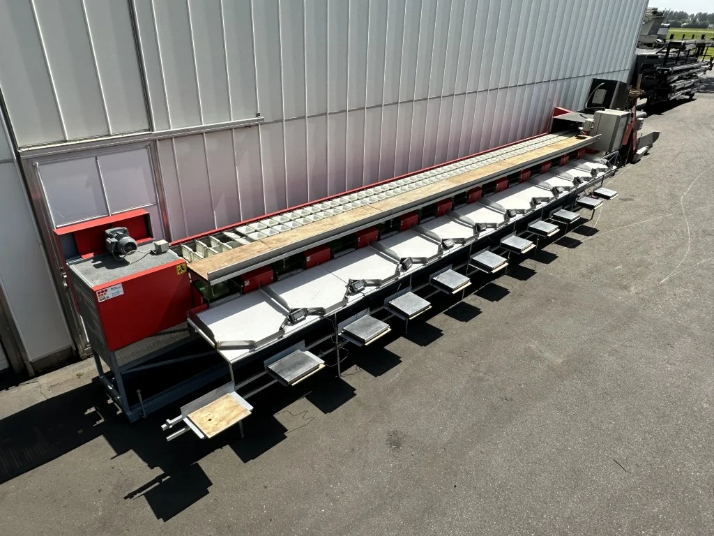 Aweta GM 2-10 sorting machine for peppers • Duijndam Machines