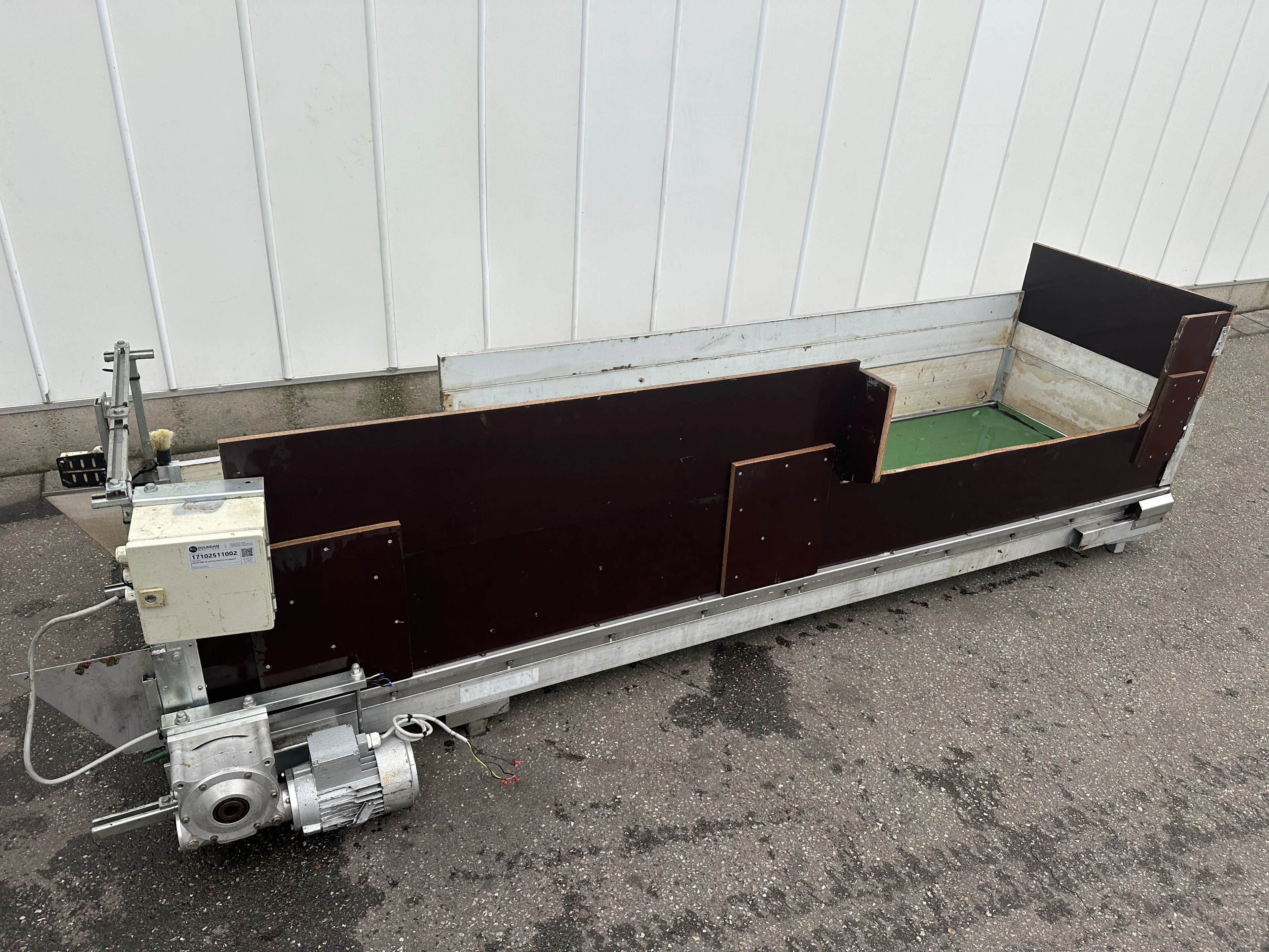 Aweta GM3-10 pepper sorting machine with feeding conveyor • Duijndam ...