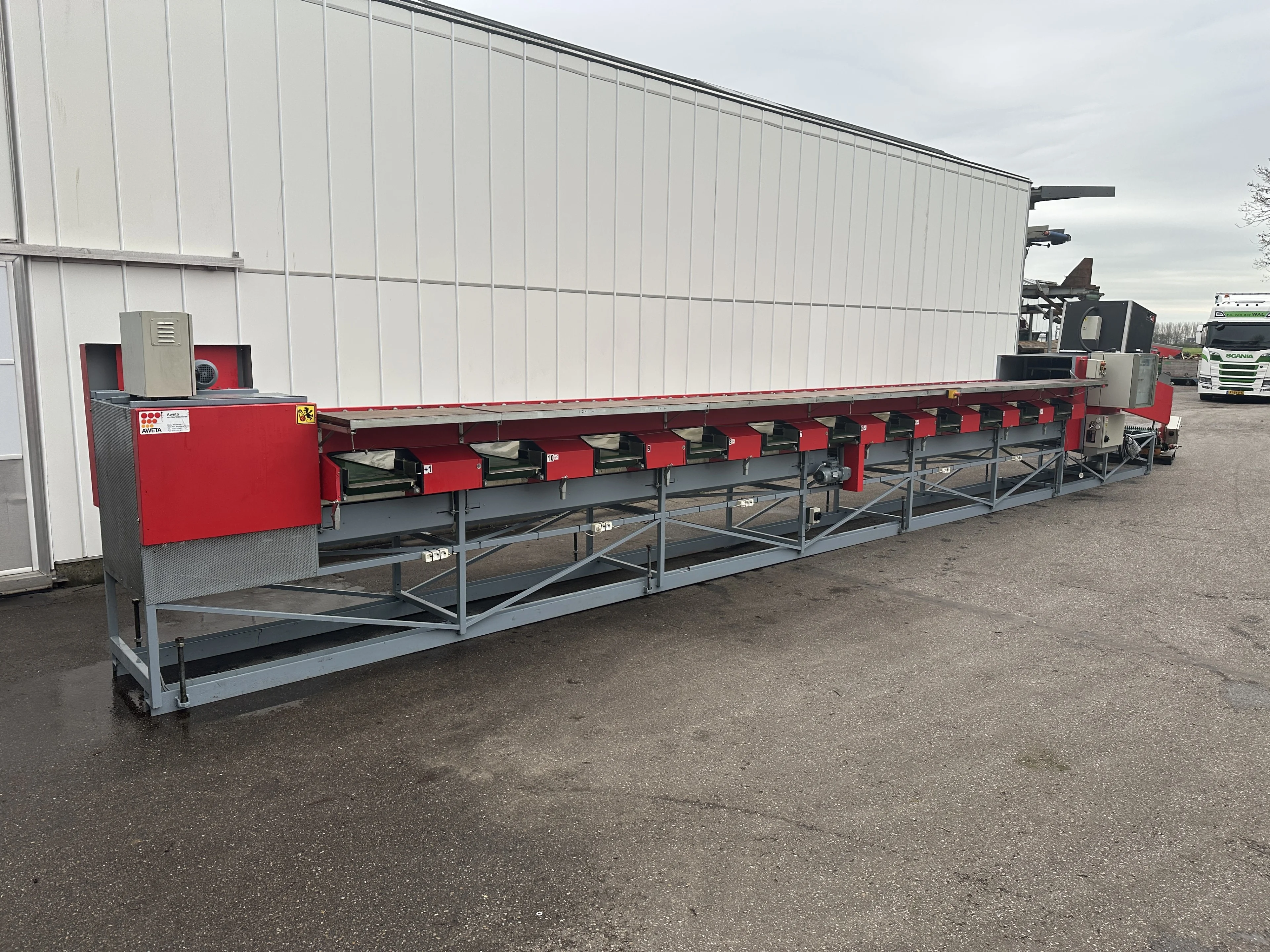 Aweta GM3-10 pepper sorting machine with feeding conveyor • Duijndam ...