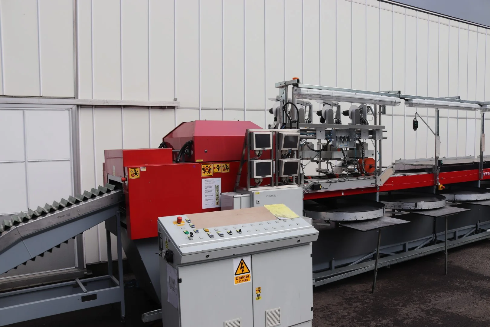 Aweta GSM-12 weight and length sorting machine for cucumbers • Duijndam ...