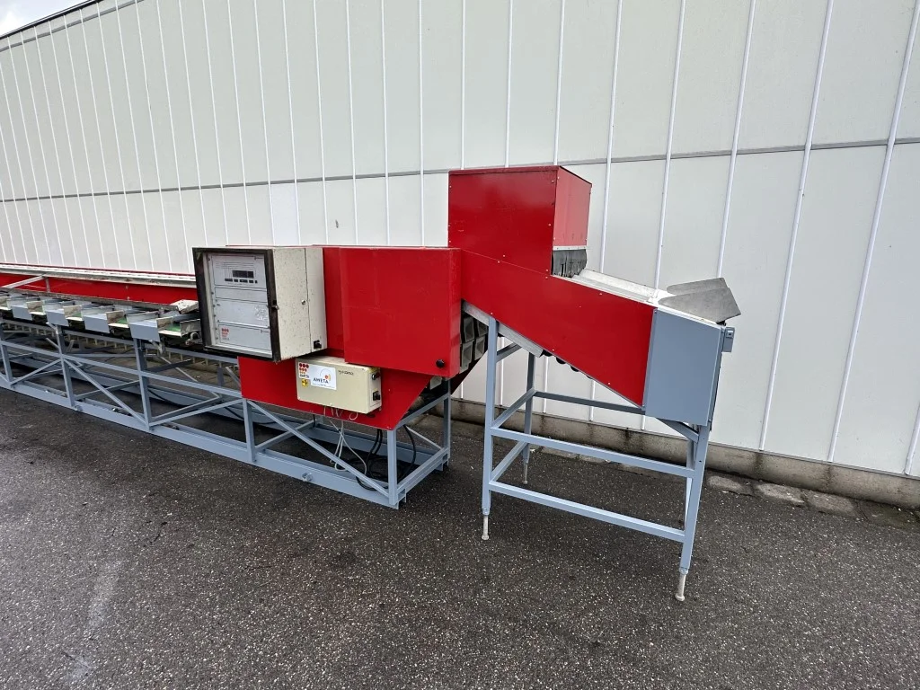 Aweta KG3-16+1 tomato sorting machine • Duijndam Machines