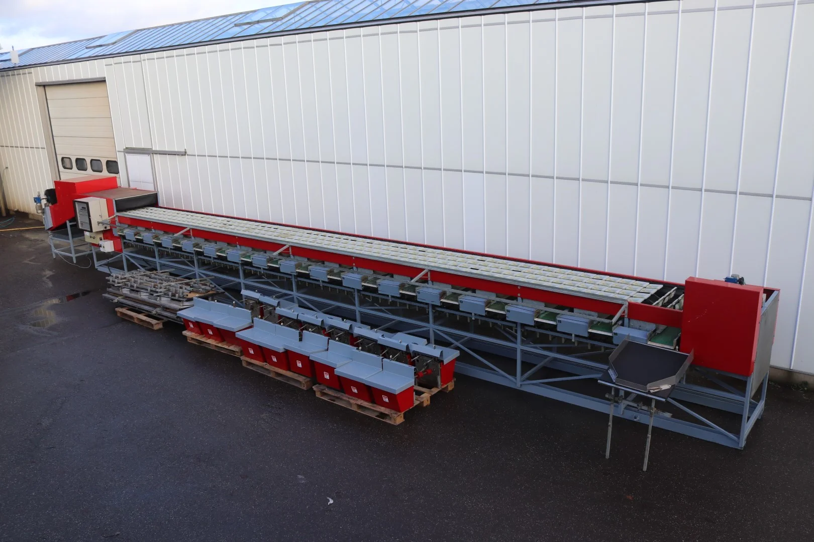 Aweta KG4-16+1 tomato sorting machine for colour and weight • Duijndam ...