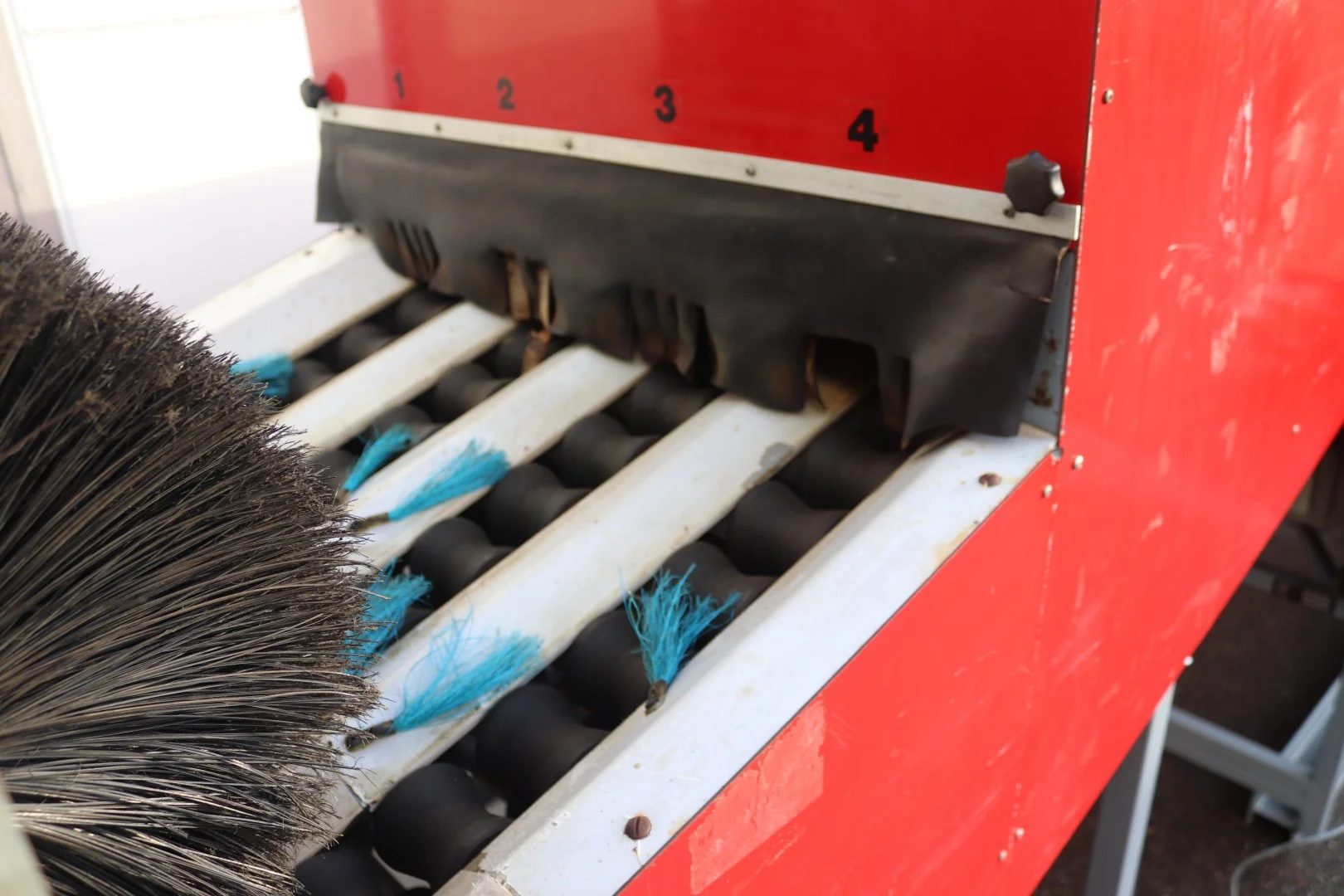 Aweta KG4-16+1 tomato sorting machine for colour and weight • Duijndam ...