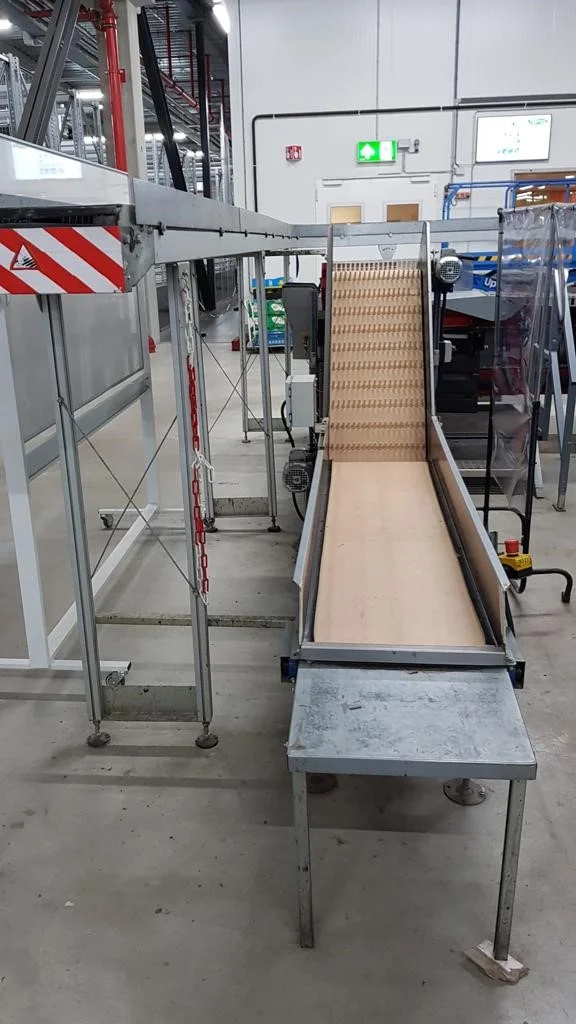 Aweta Megastar 1-10+1 sorting machine for mango • Duijndam Machines