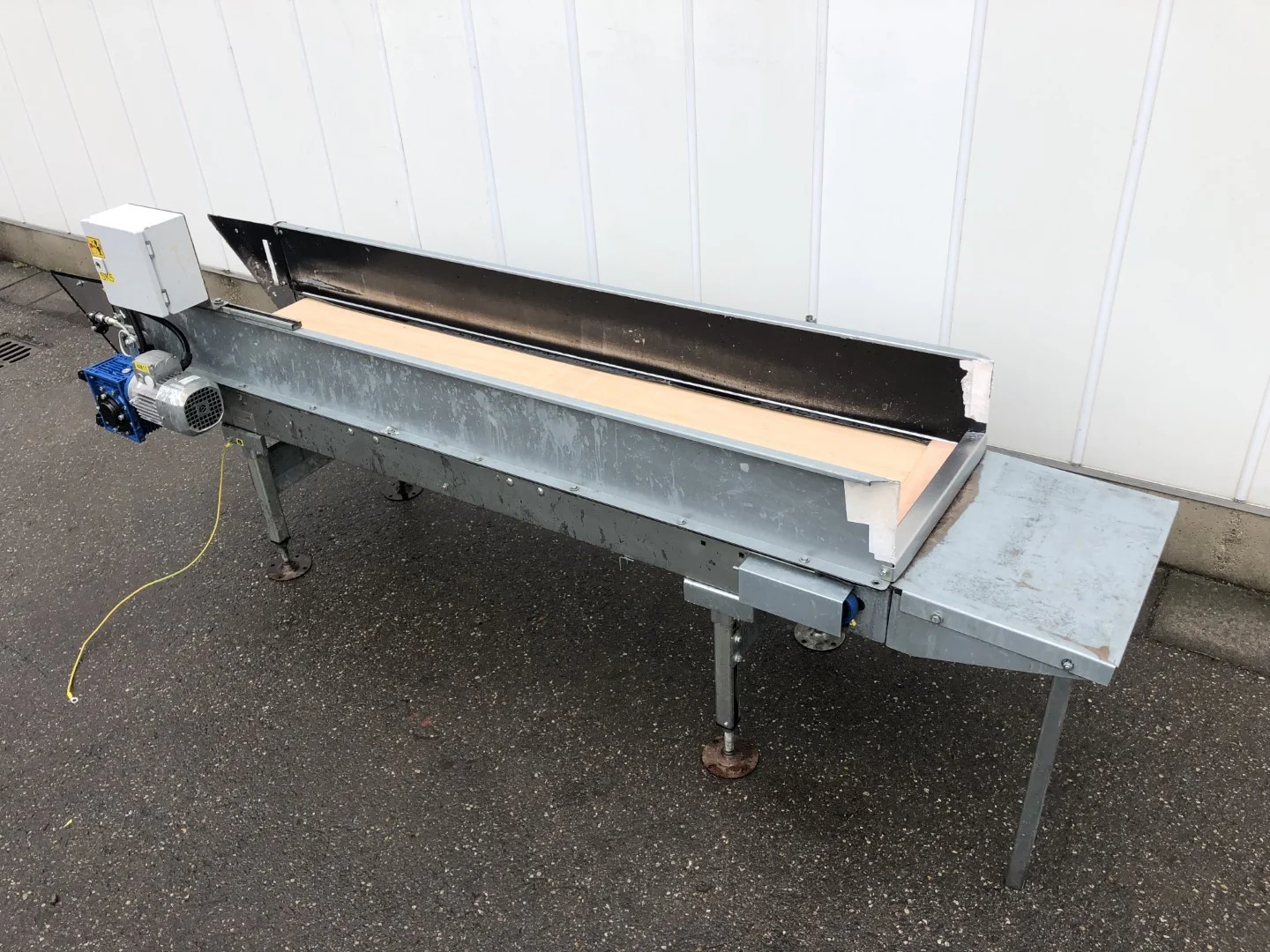 Aweta Megastar 1-10+1 sorting machine for mango • Duijndam Machines