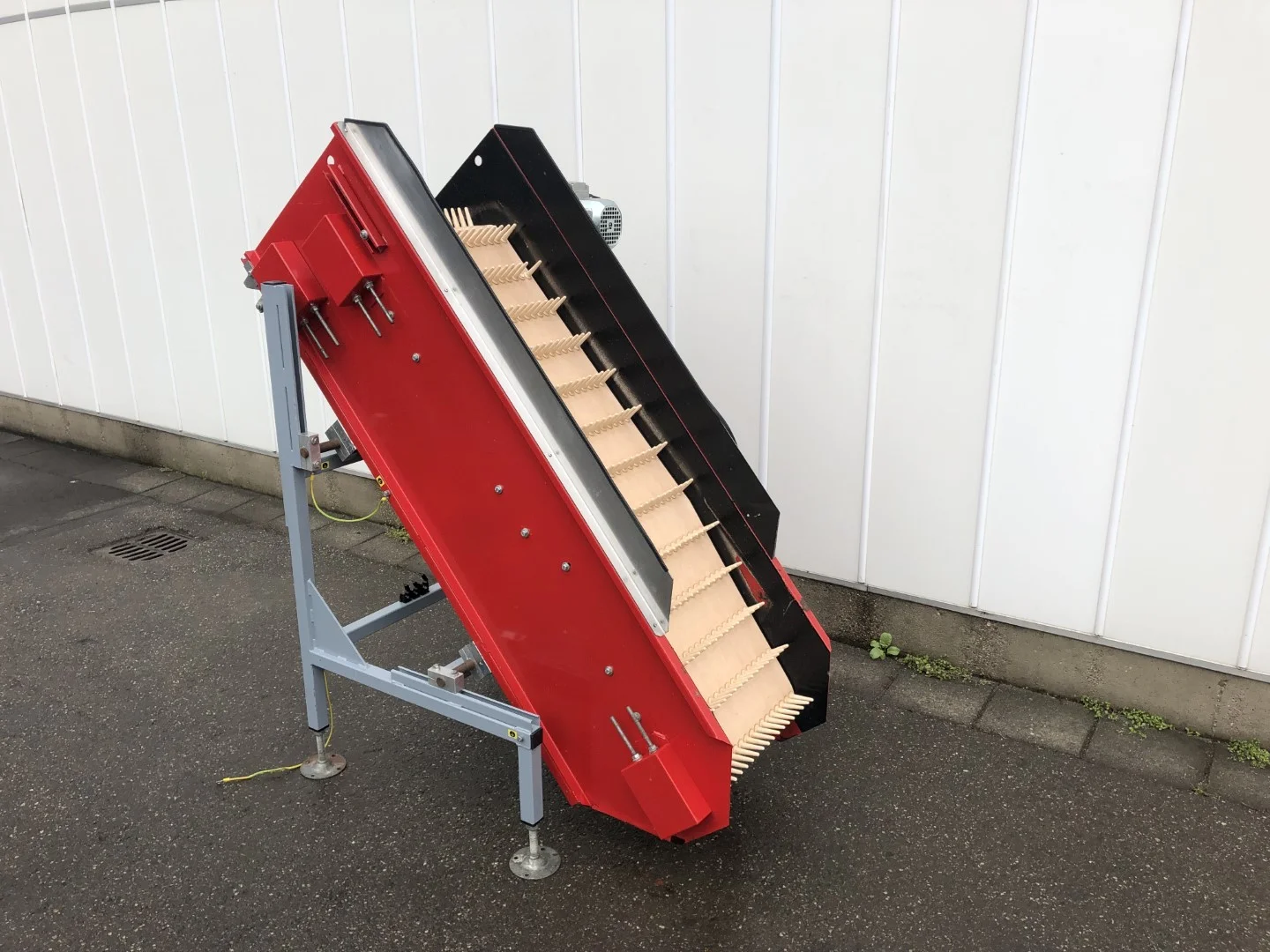 Aweta Megastar 1-10+1 sorting machine for mango • Duijndam Machines