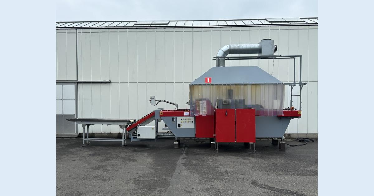 Aweta SK1 cucumber wrapping machine with feeding conveyor • Duijndam ...