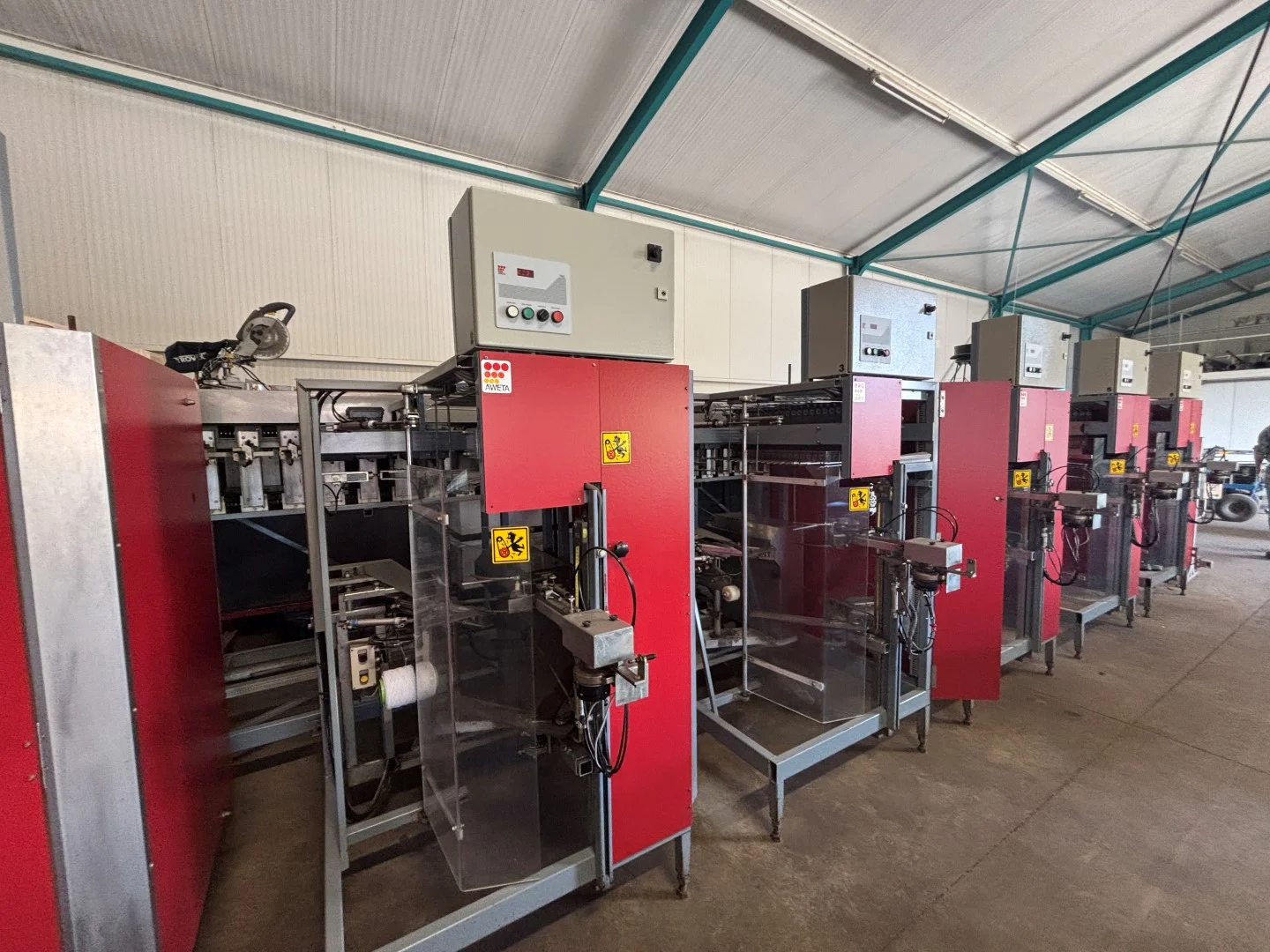 Aweta TRS-6 rose sorting machine with sealer and compressor • Duijndam ...