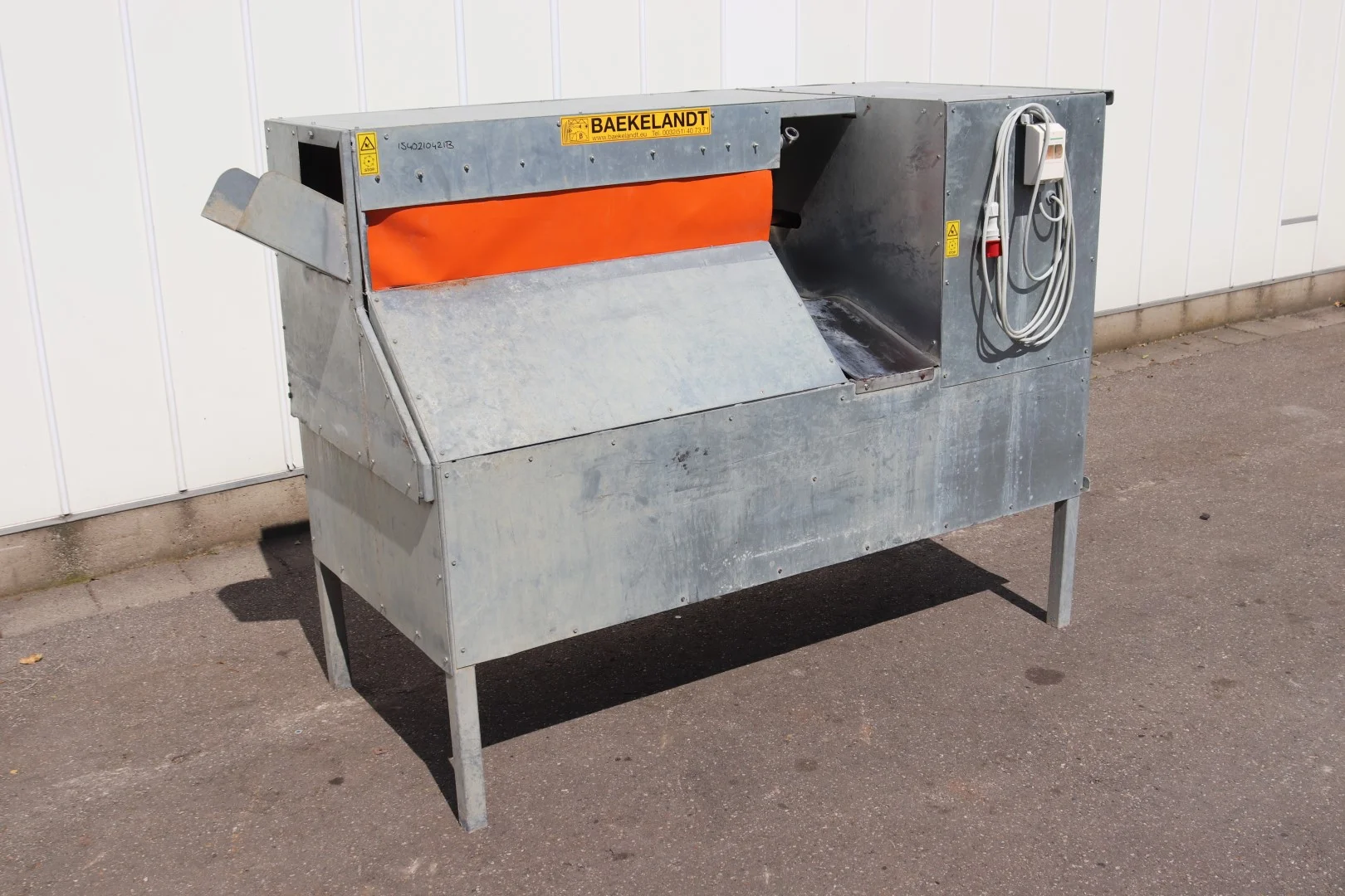Baekelandt borstelmachine voor knolselderij • Duijndam Machines