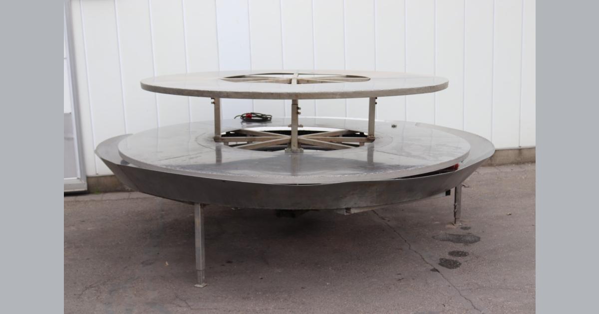 Baekelandt stainless steel carousel for leek, 3 meter Ø • Duijndam Machines