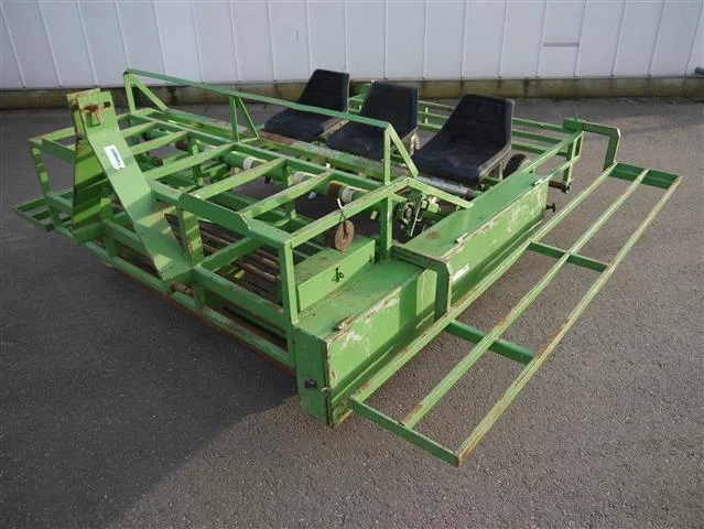 Basrijs soilblock planting machine for lettuce 5 rows • Duijndam Machines