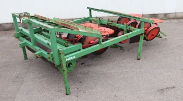 Basrijs / Accord 3 row planting machine • Duijndam Machines