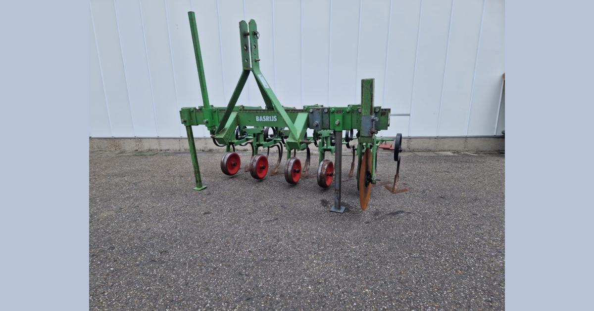 Basrijs inter row cultivator with 4 rows • Duijndam Machines
