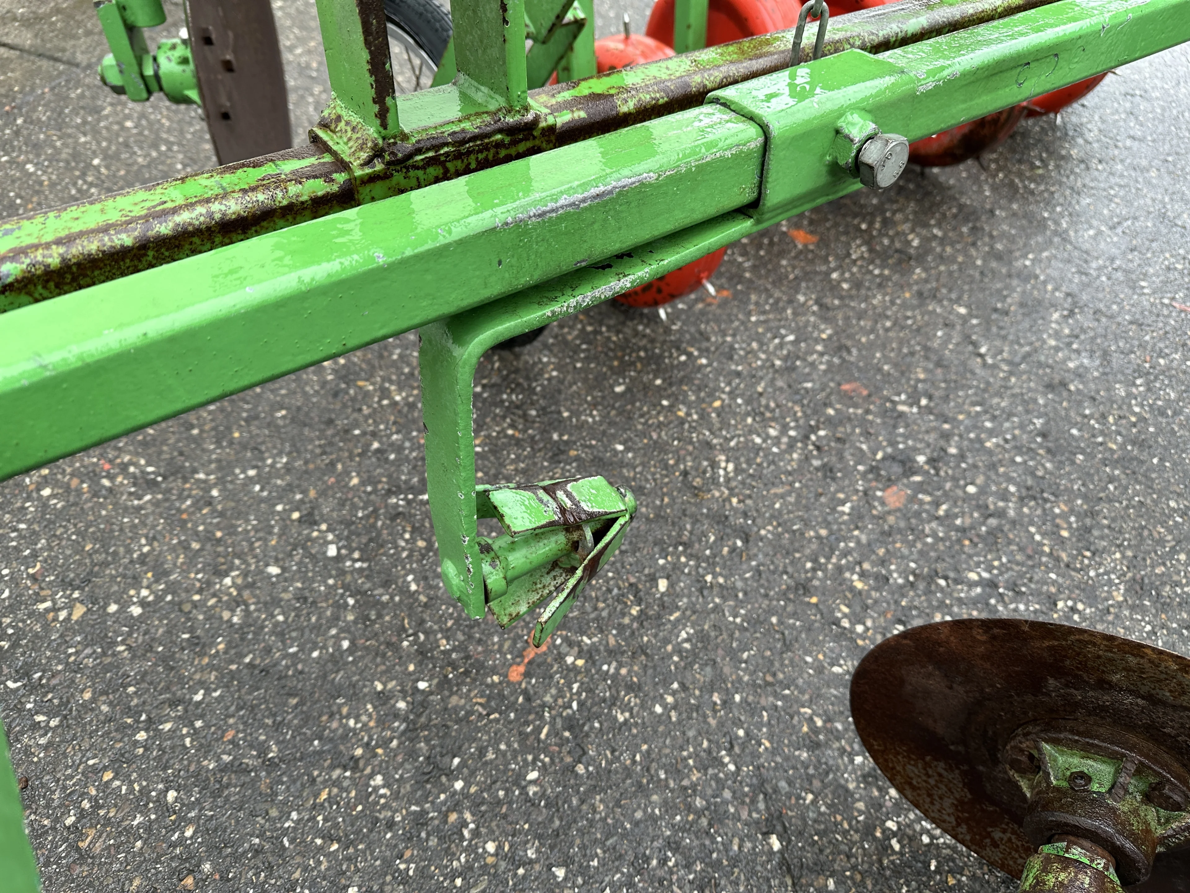 Basrijs plastic mulch laying machine • Duijndam Machines