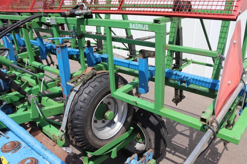 Basrijs leek hole punching machine dibbler 7 rows with lemken rotary ...