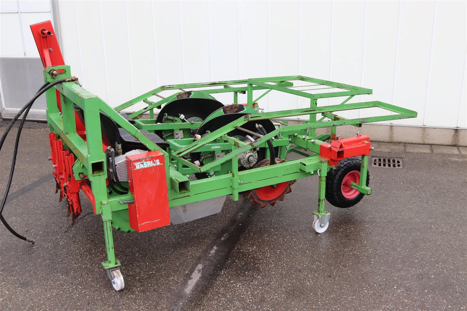 Basrijs 2 row planting machine type disc planter • Duijndam Machines