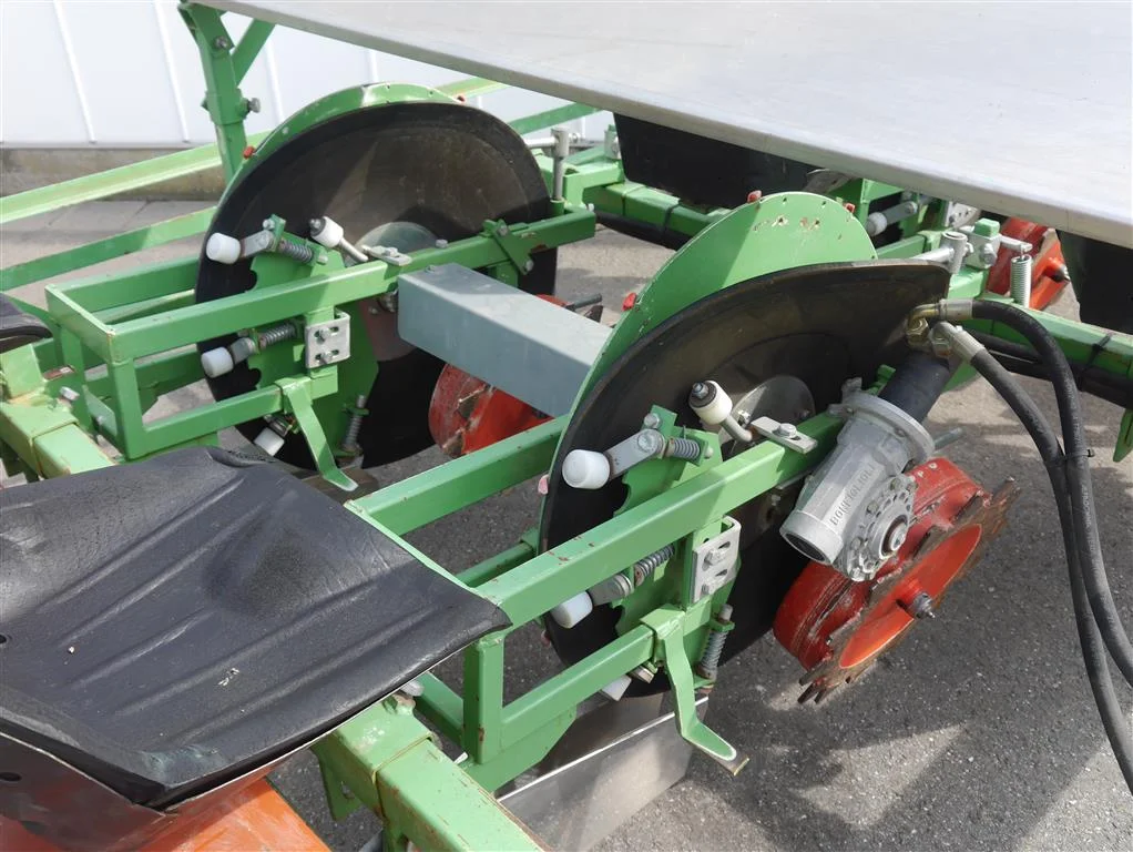 Basrijs machine de plantation type disque planter4 rangée • Duijndam ...