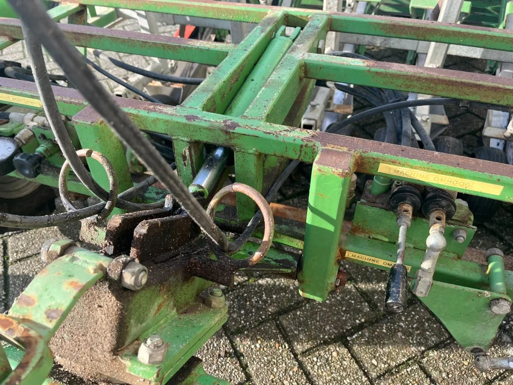 Basrijs self propelled soilblock planting machine for lettuce with ...