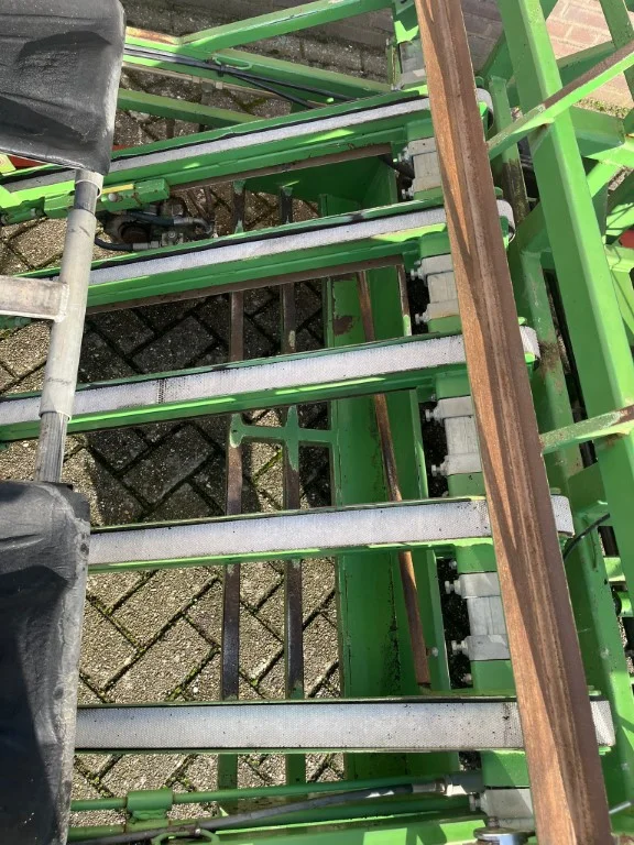 Basrijs self propelled soilblock planting machine for lettuce with ...