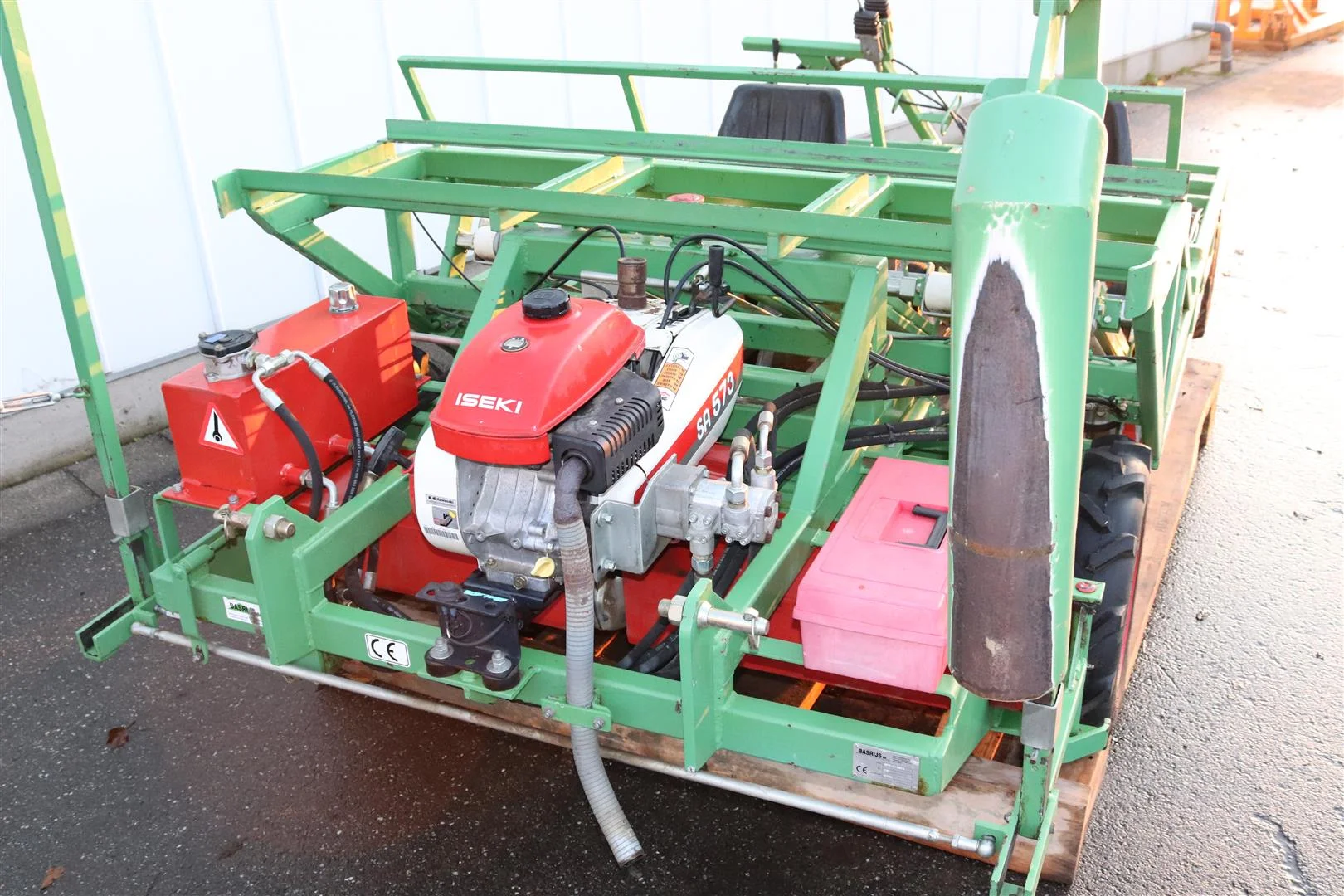 Basrijs self propelled soilblock planting machine for lettuce with ...