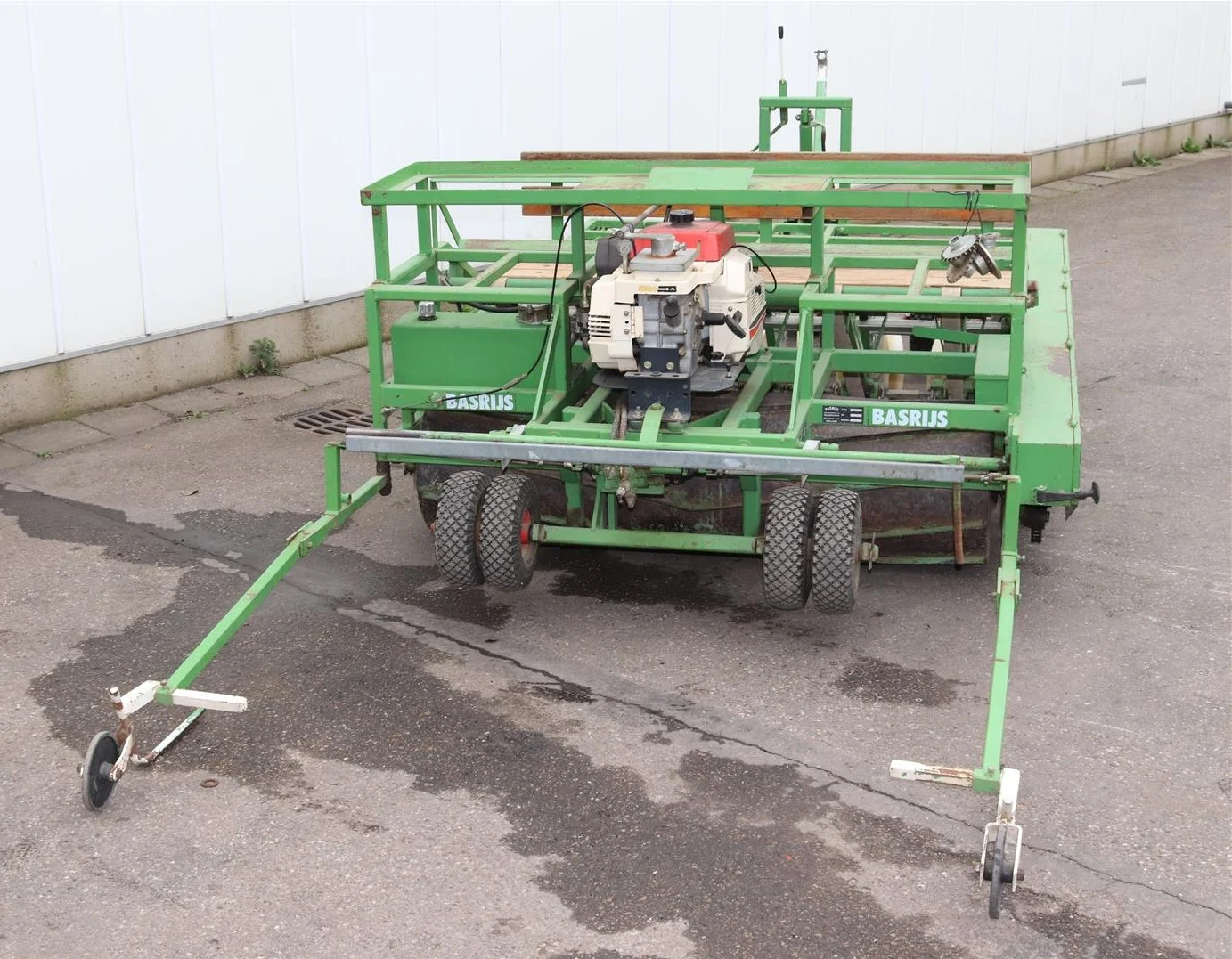 Basrijs self propelled soilblock planting machine for lettuce with ...