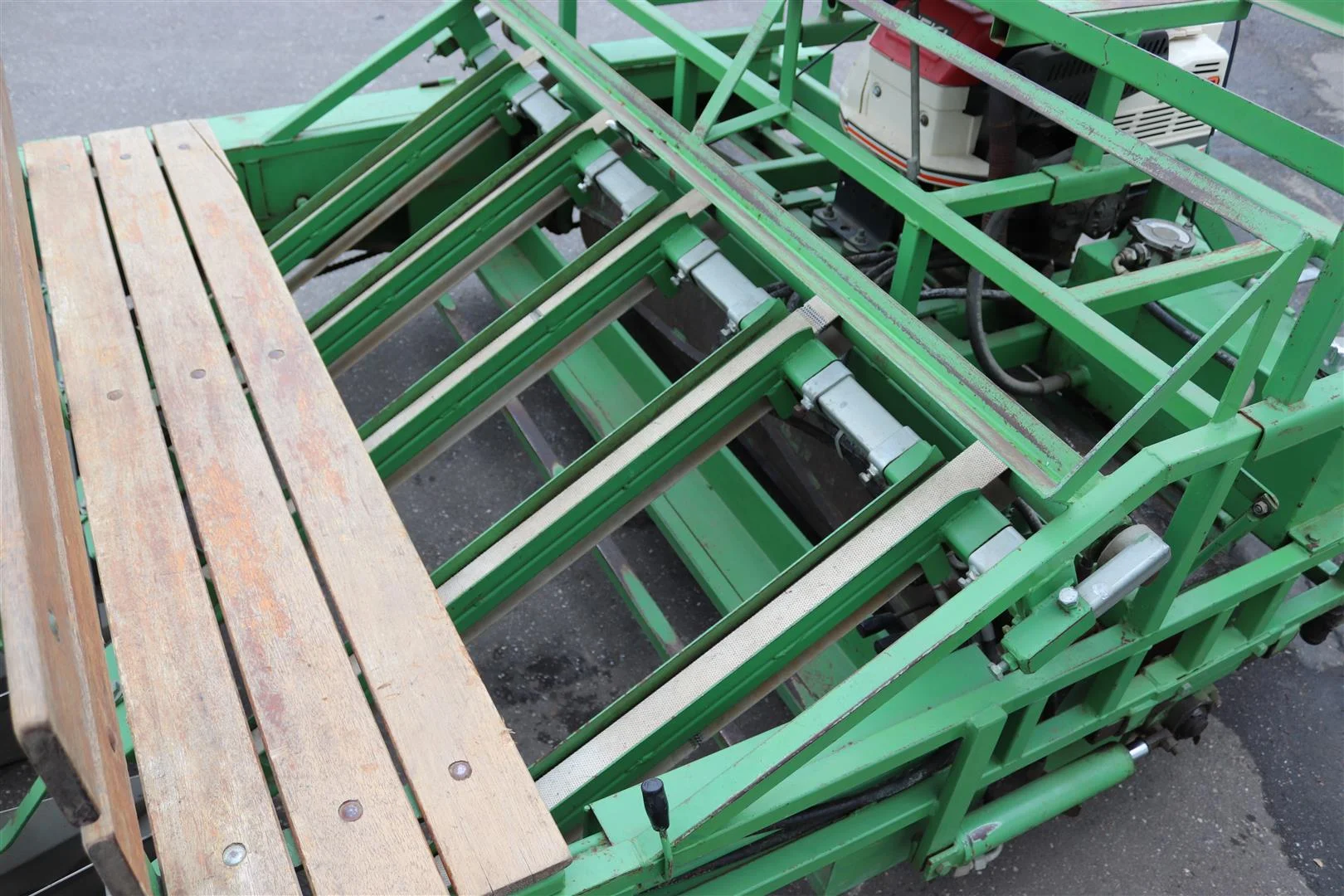 Basrijs self propelled soilblock planting machine for lettuce with ...