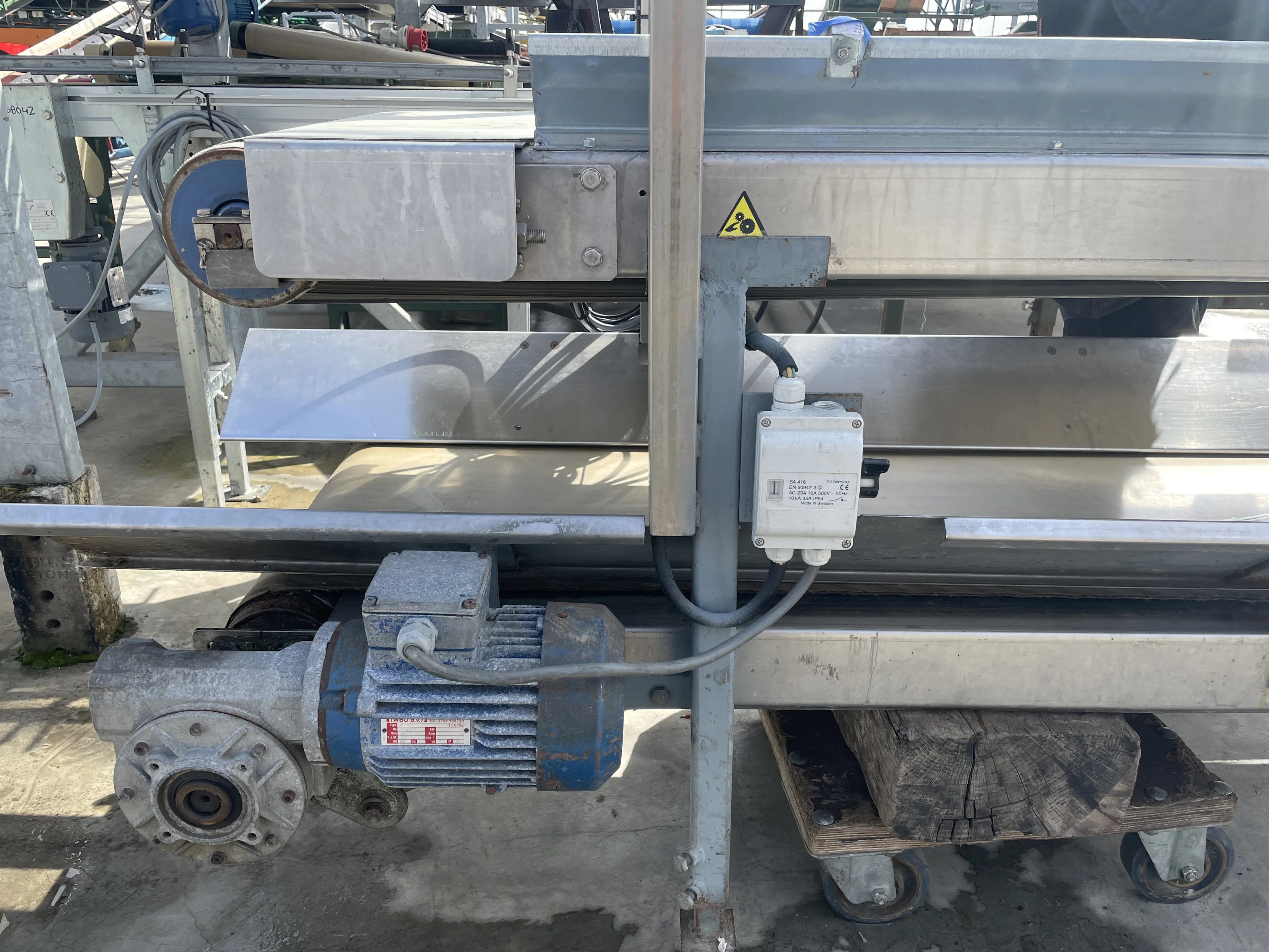 Beerepoot double conveyor • Duijndam Machines