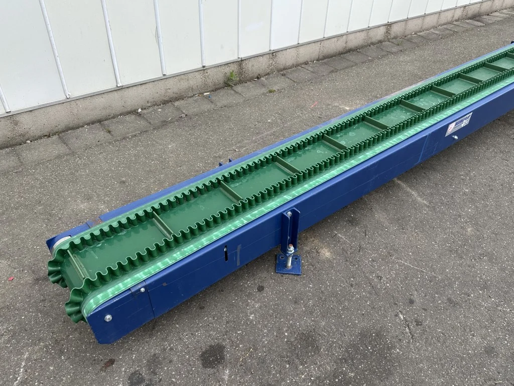 Beerepoot opvoerband met dubbele bocht 430 +130 +105 • Duijndam Machines