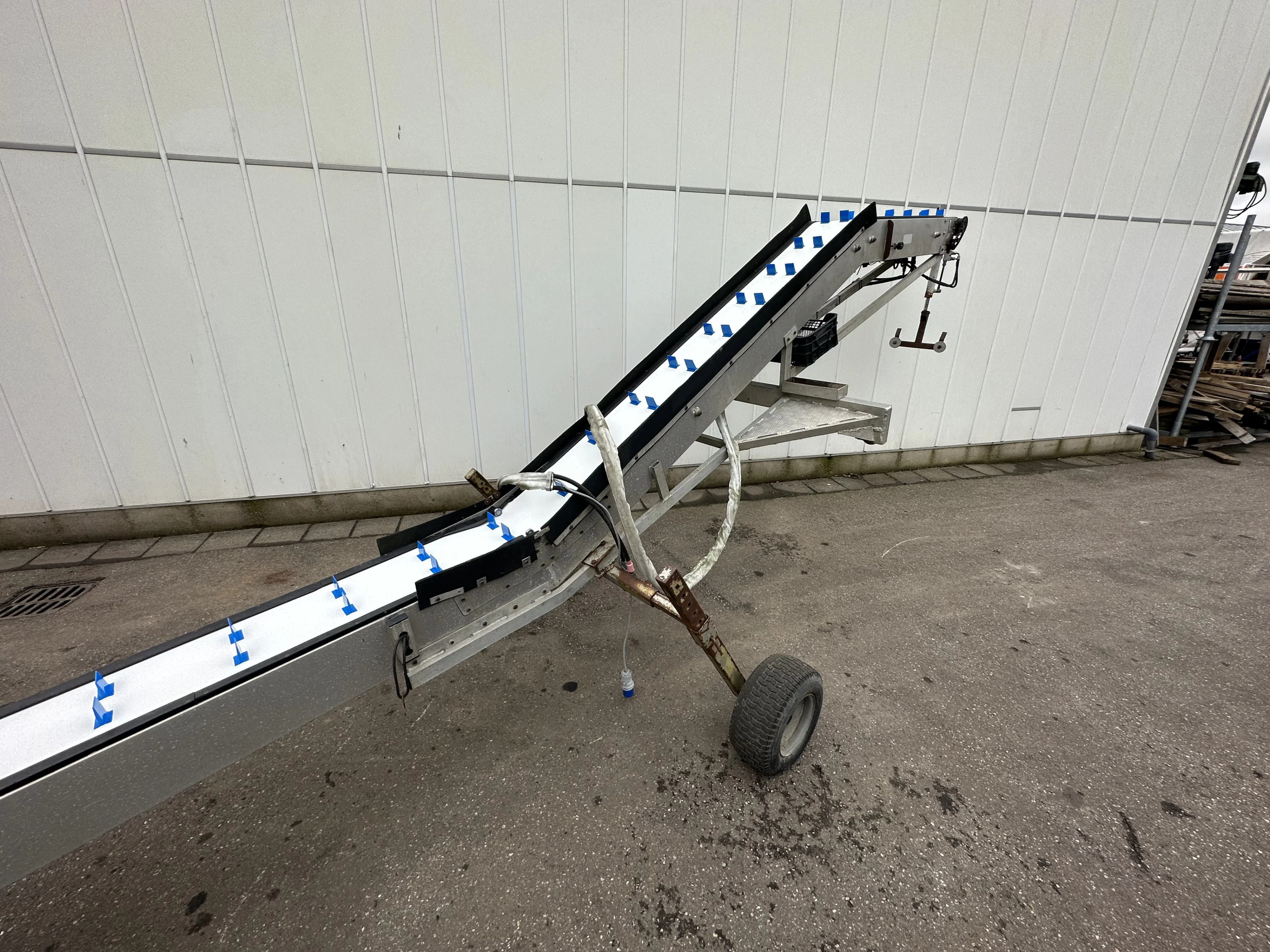 Beets aluminium harvesting conveyor belt for hand harvested vegetables ...