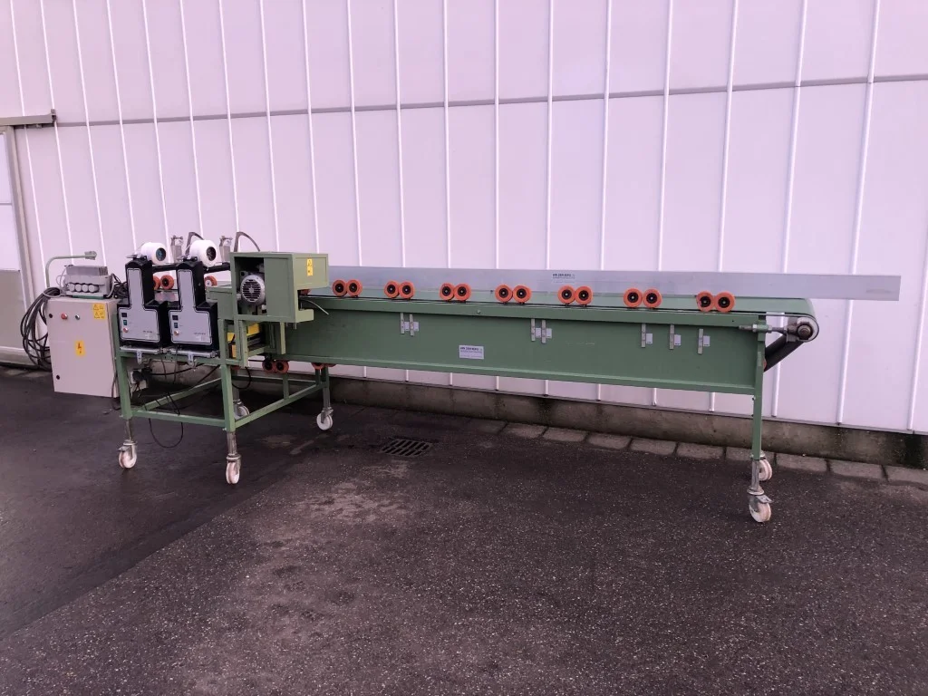 Bercomex Flower bunching machine with sponges • Duijndam Machines