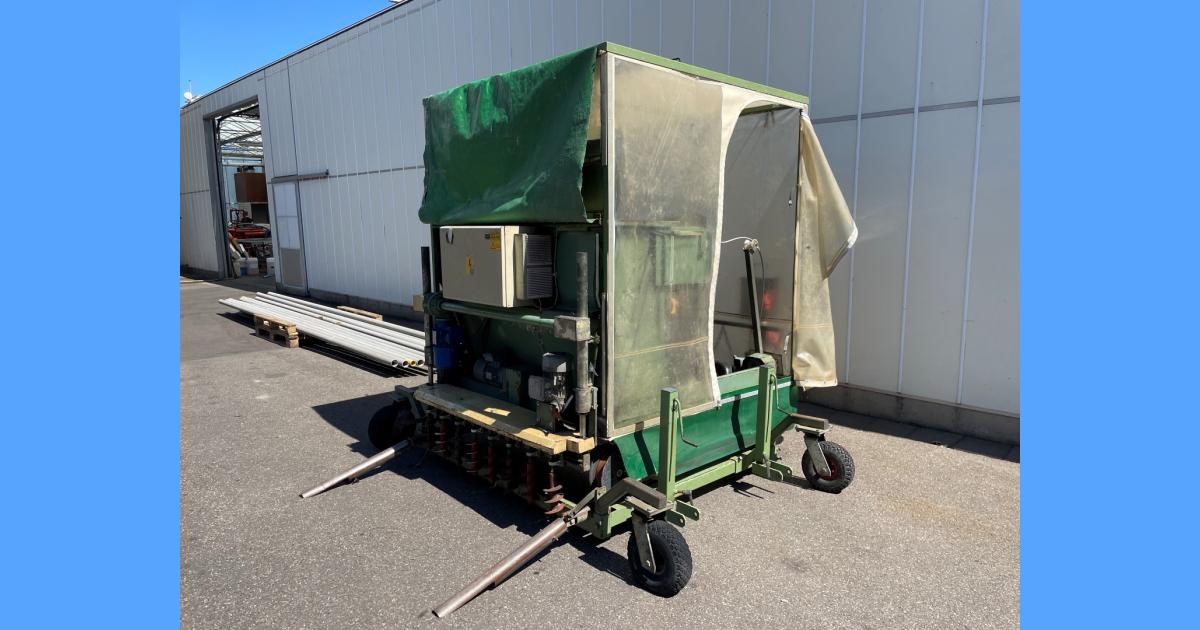 Bercomex PWE LE lily planting machine • Duijndam Machines
