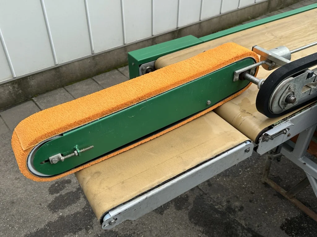 Bercomex ONB 10 debulbing machine for tulips with elevator • Duijndam ...