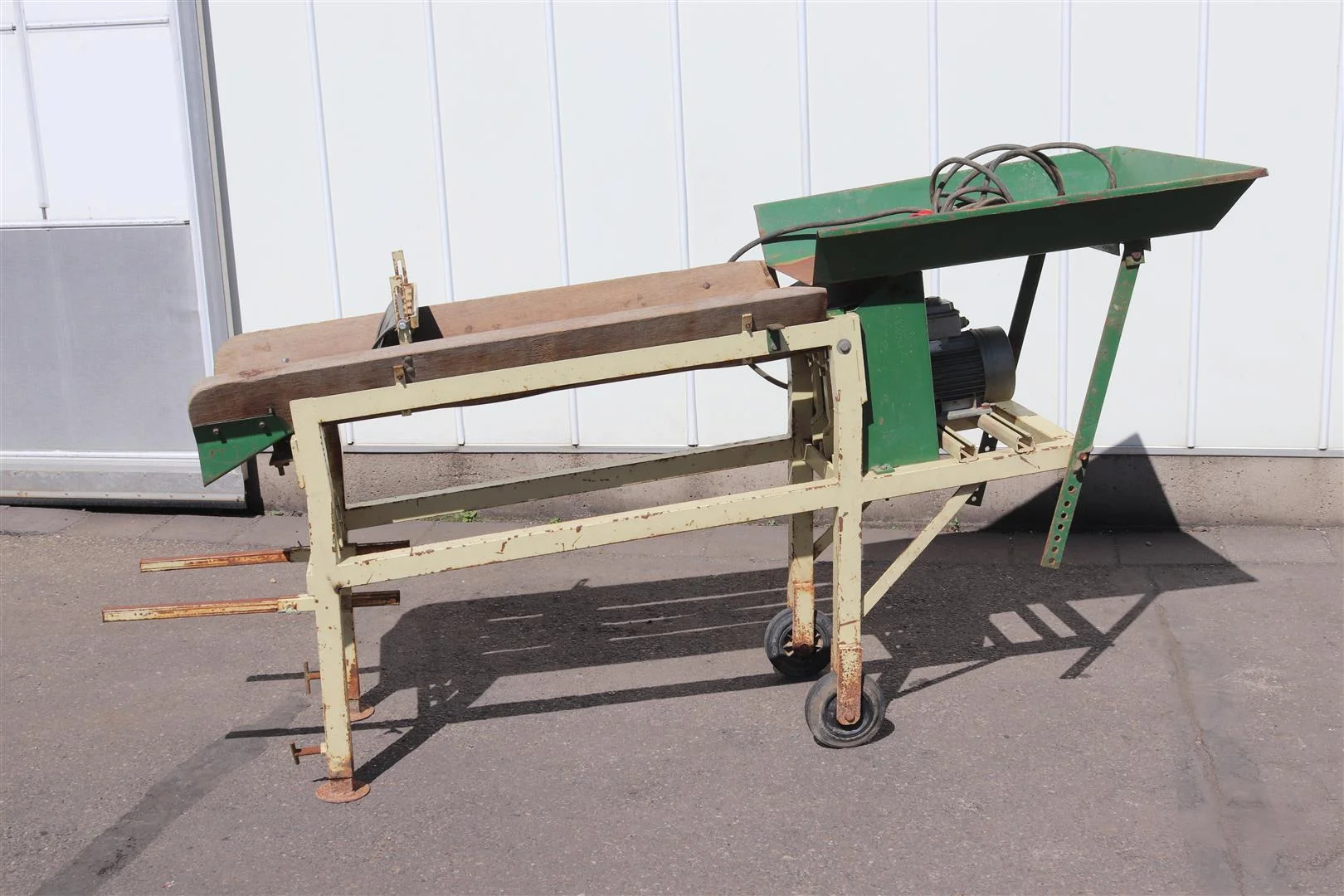 Vandenberg onion topper with 6 rollers 380 volt • Duijndam Machines