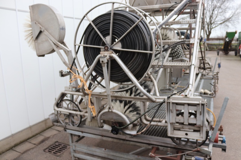 Besseling Roofmaster greenhouse roof washing machine 480 cm • Duijndam ...