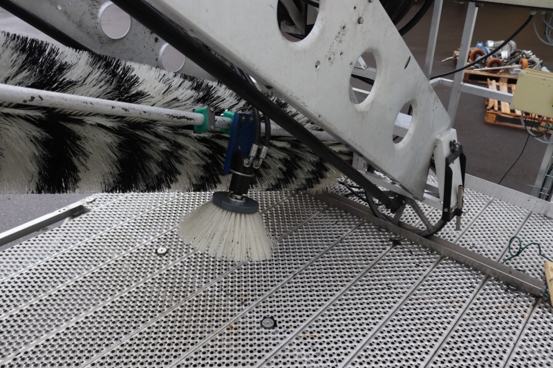 Besseling Roofmaster greenhouse roof washing machine 400 cm • Duijndam ...