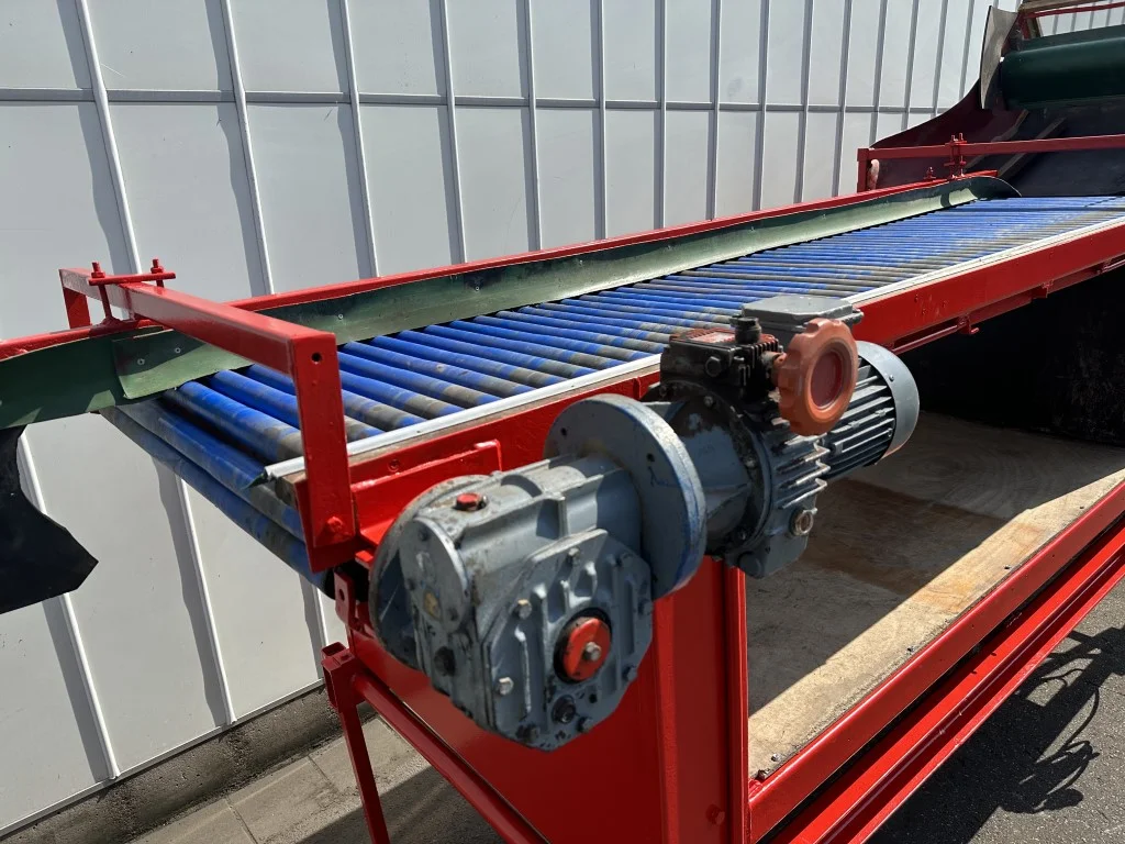 Bijlsma Hercules roller inspection conveyor with elevator • Duijndam ...