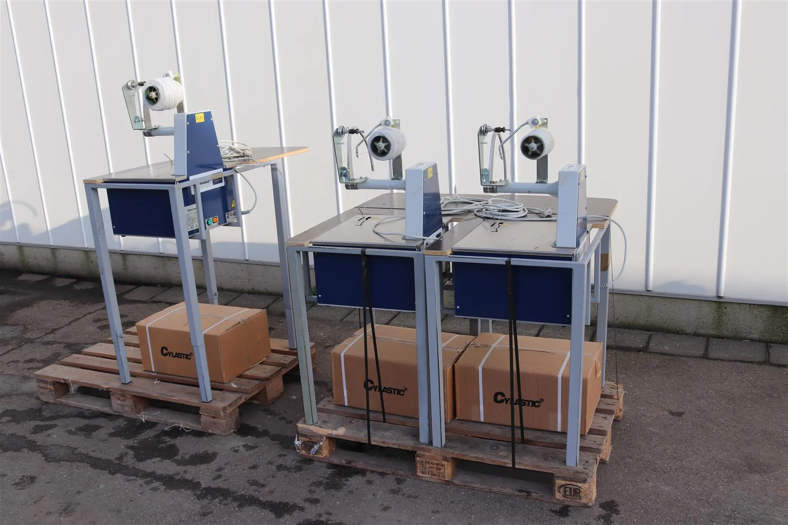 Cyklop AXRO FQC2 bindmachine op frame met betonplex blad • Duijndam ...