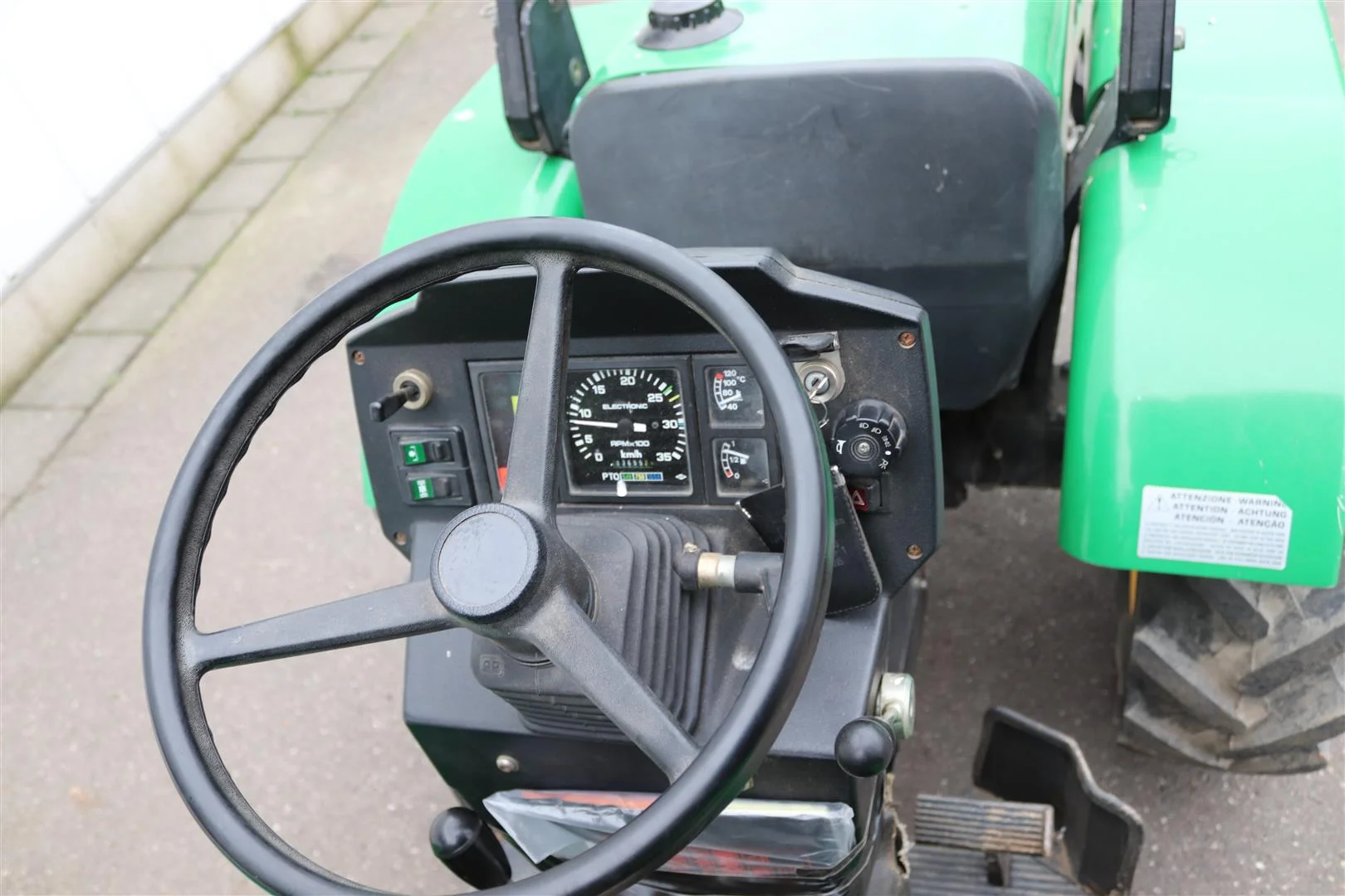 Ferrari 50 L AR reversible tractor with articulated steering and ...