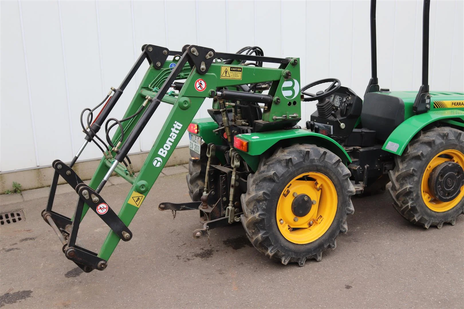 Ferrari 50 L AR reversible tractor with articulated steering and ...