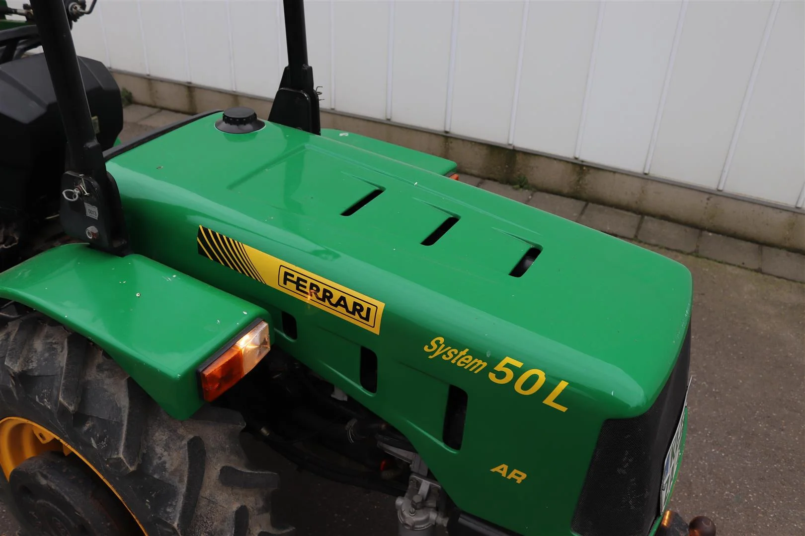Ferrari 50 L AR reversible tractor with articulated steering and ...