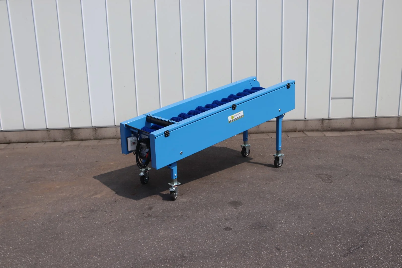 V-55-14R Brushing machine with soft brushes • Duijndam Machines